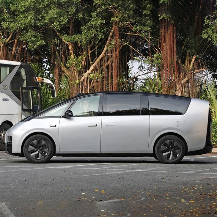 China Customized Li Lixiang Mega 2024 Model Ultra Version MPV - Wholesale Service